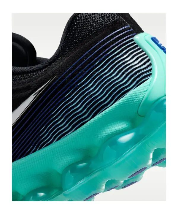 Nike Liquid Max Aw Sneakers