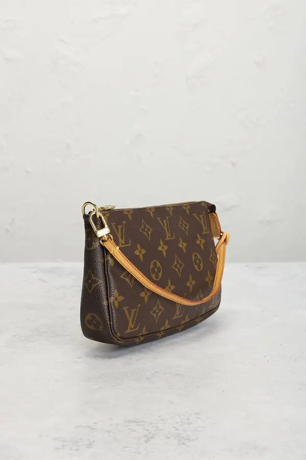 LOUIS VUITTON Monogram Pochette Accessoires Shoulder Bag