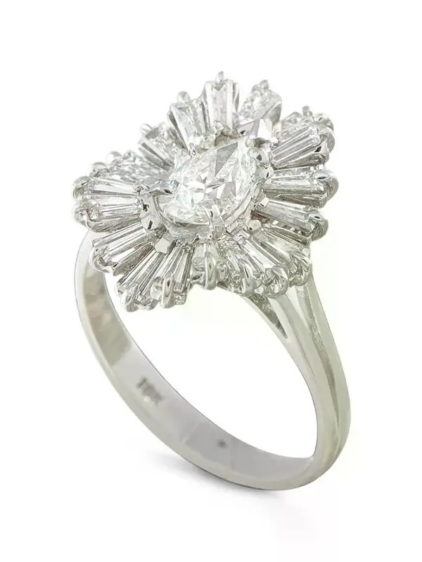 LB EXCLUSIVE Diamond Pear-cut Ring