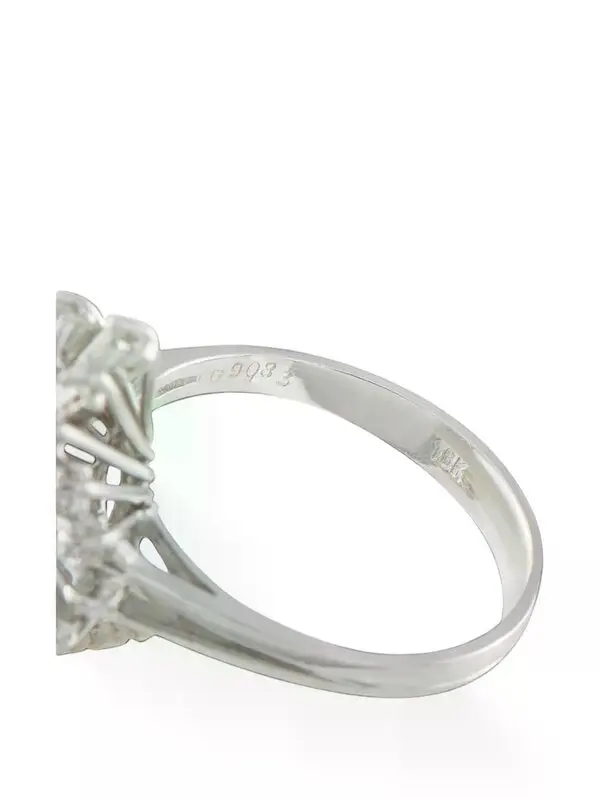 LB EXCLUSIVE Diamond Pear-cut Ring