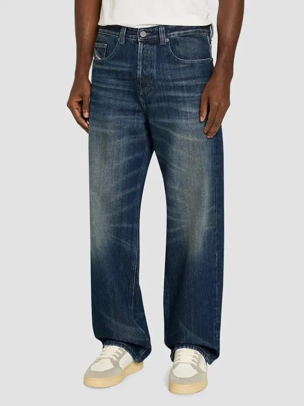 DIESEL® 2001 D-macro Jeans
