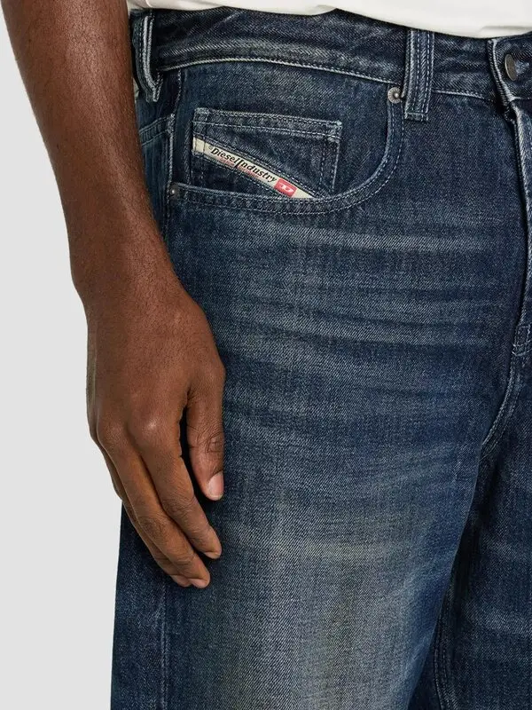DIESEL® 2001 D-macro Jeans