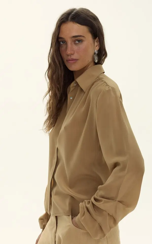 CURATORIA Azabache Silk Shirt