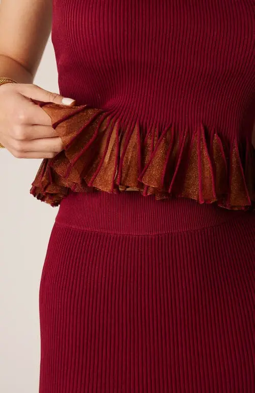 ALMA EN PENA Metallic Ruffles Top