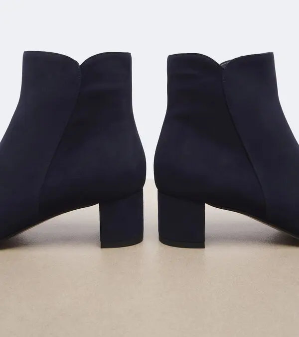 GIANVITO ROSSI Lisa Suede Ankle Boots - Blue