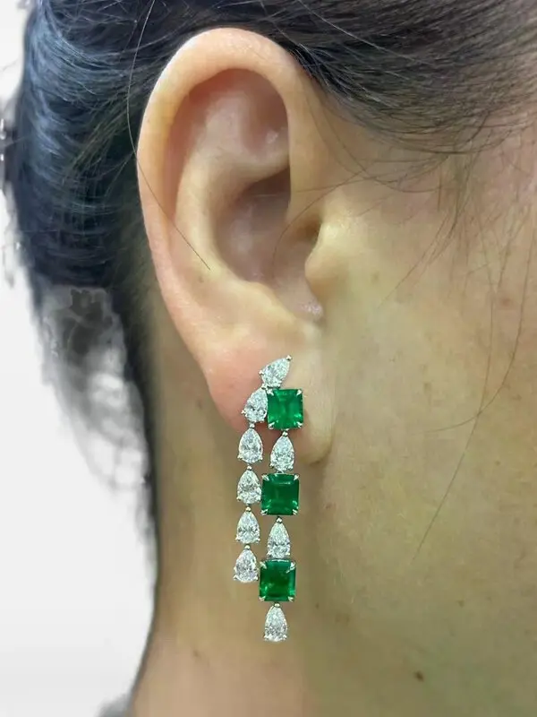 HYT JEWELRY Emerald And Diamond Dangle Earrings