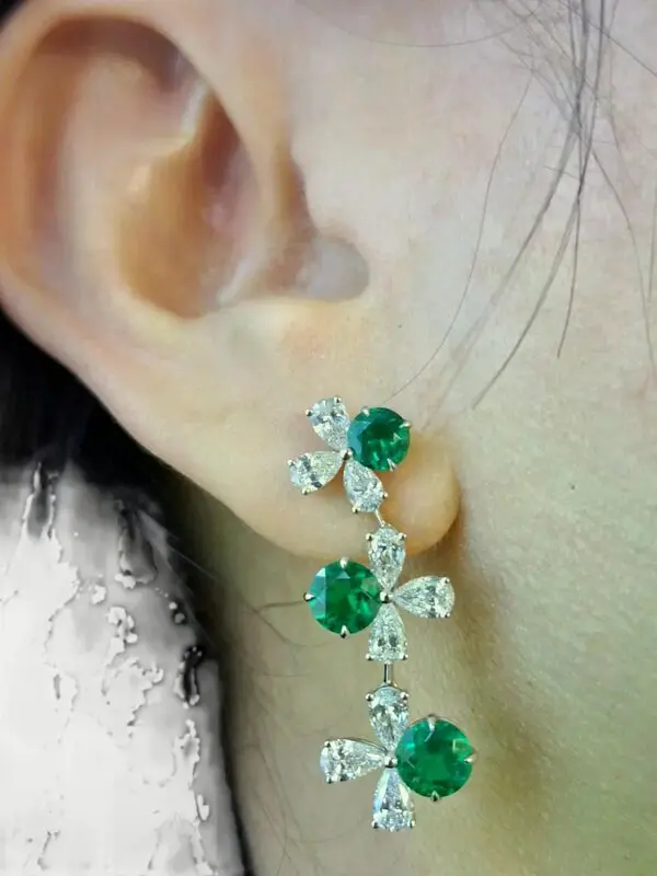 HYT JEWELRY Emerald And Diamond Dangle Earrings
