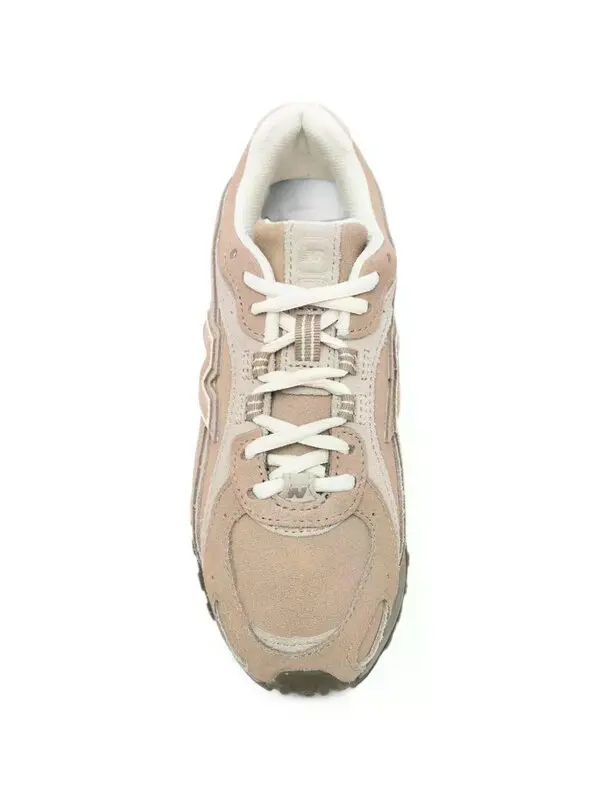 NEW BALANCE 204l Panelled Low-top Sneakers