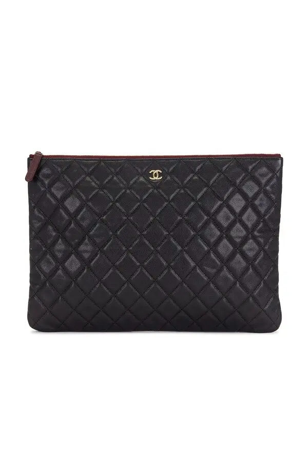 Chanel Caviar O Case Clutch - Black