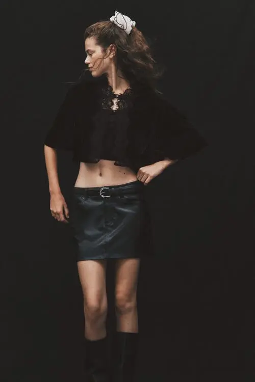 H&M Lace-trimmed Velour Top
