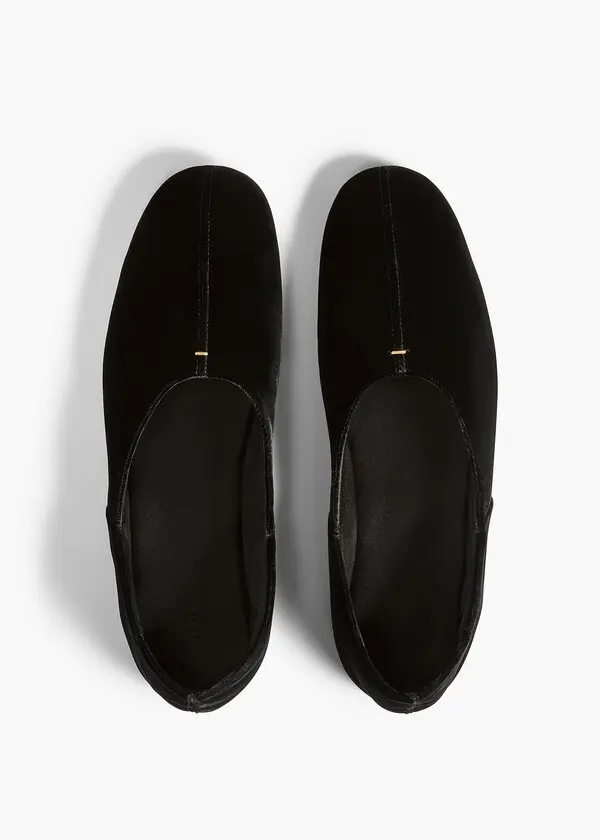 Khaite Jane Flat In Velvet