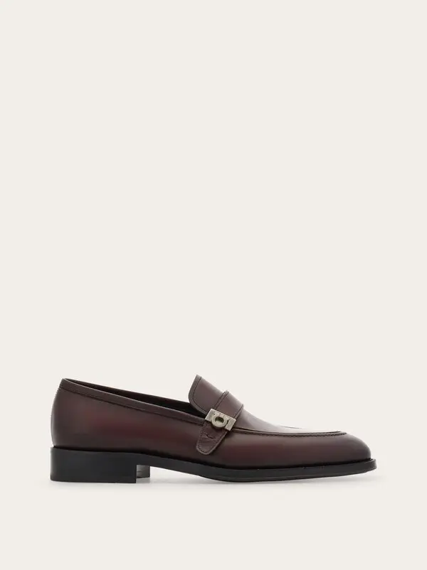FERRAGAMO Loafer With Hug Buckle - Red