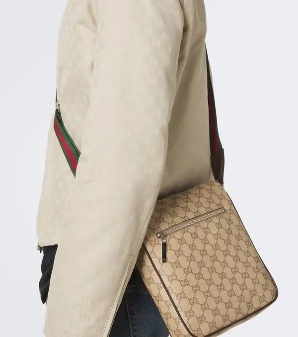 Gucci Essence Classic Small Crossbody Bag