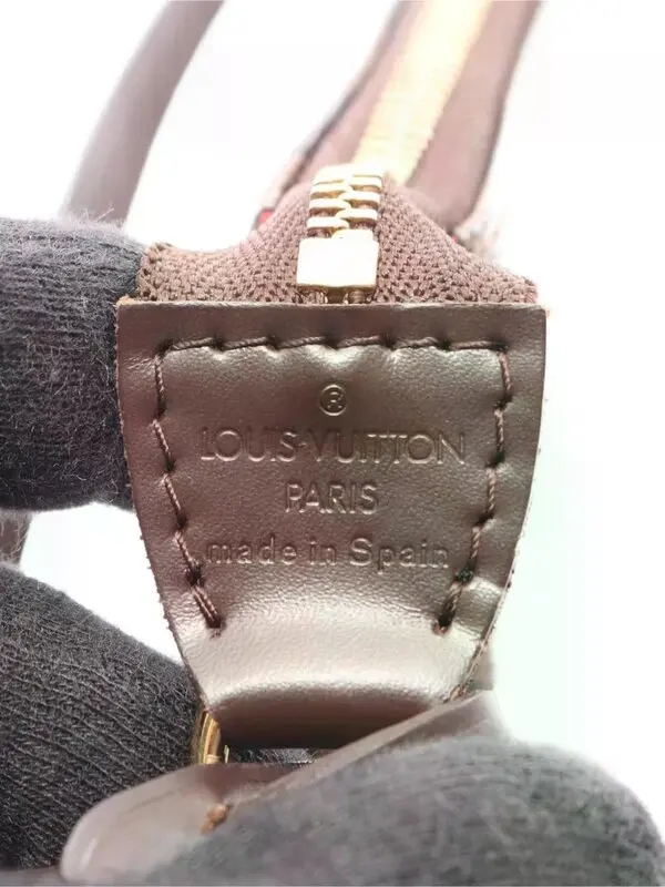 LOUIS VUITTON 2009 Damier Ebene Pochette Accessoires Shoulder Bag