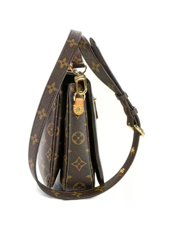 LOUIS VUITTON Pochette Metis Monogram Shoulder Bag