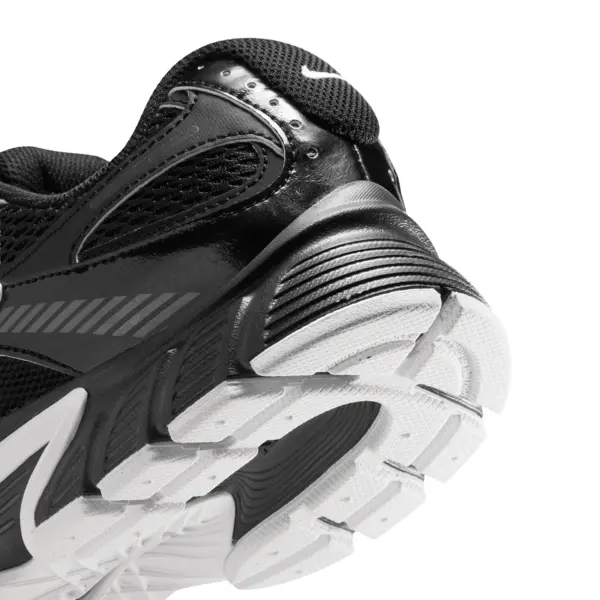 Nike V5 Rnr Shoes With Reflective Accents