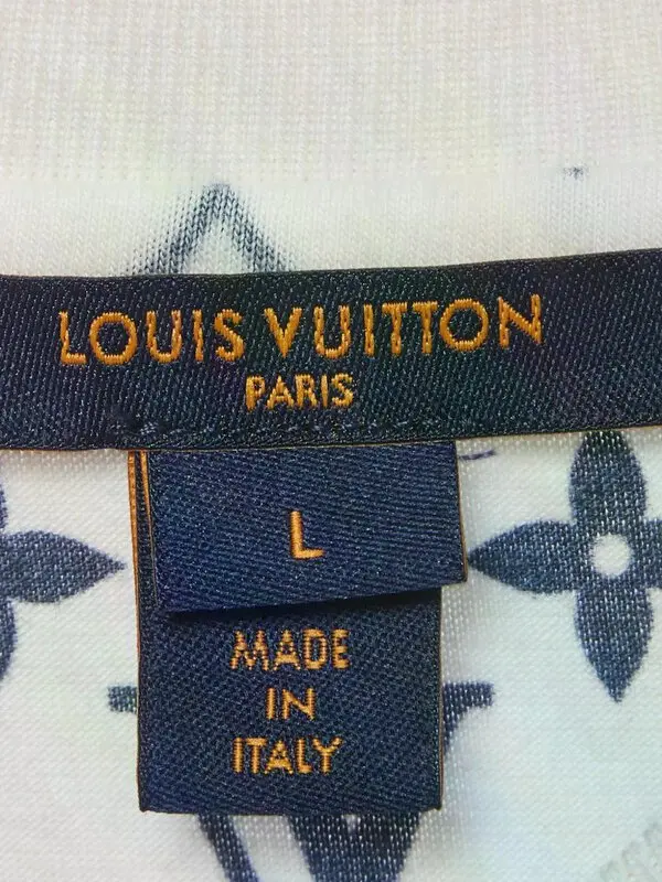 LOUIS VUITTON Monogram Chain-detail T-shirt