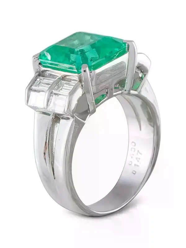 LB EXCLUSIVE Emerald And Diamond Ring - Silver