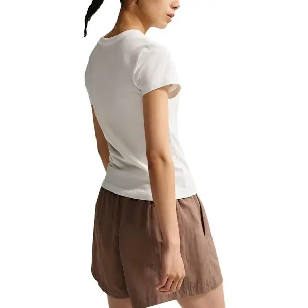 Nike Chill Knit Slim Mod Crop T-shirt
