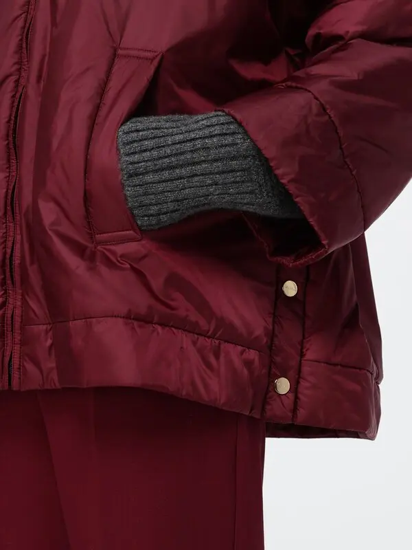 Max Mara Hooded Water-repellent Short Down Jacket With Camel Filling