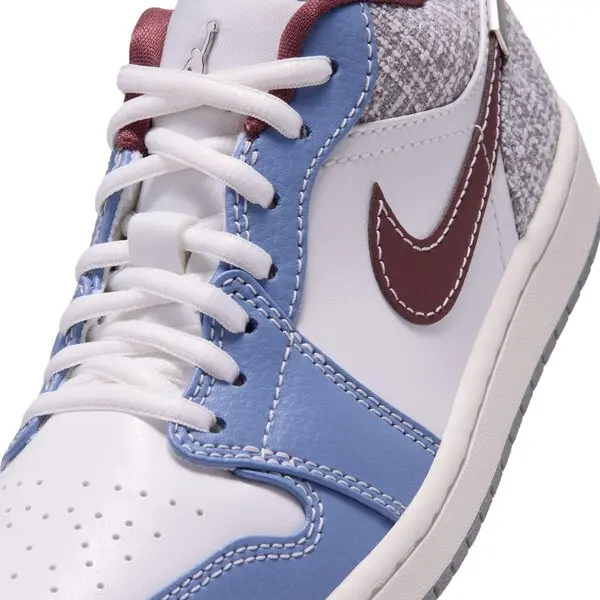 Nike Color-blocked Low-top Sneakers - Gray