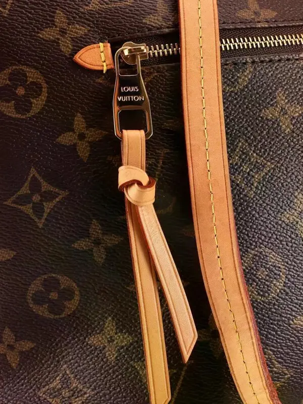 LOUIS VUITTON Iena Monogram Canvas Mm Tote Bag