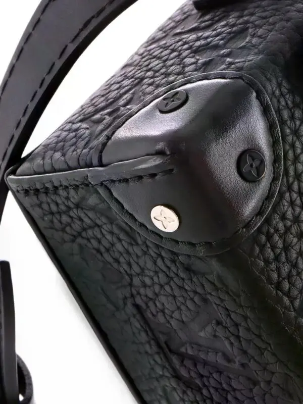 LOUIS VUITTON Steamer Wearable Wallet Monogram Taurillon Leather Crossbody Bag