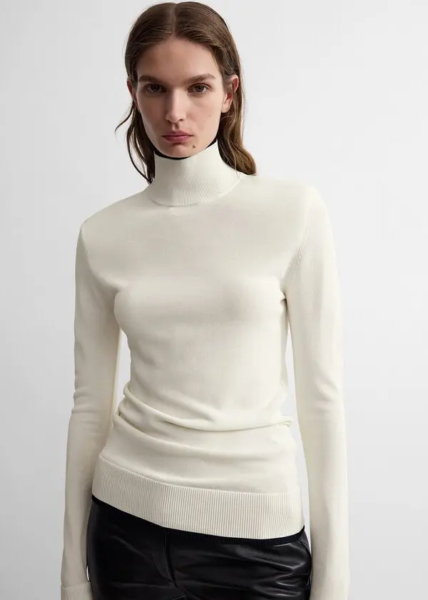 TOTEME Fitted Ribbed Top Off