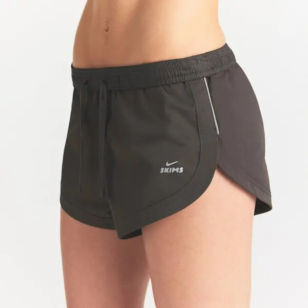 SKIMS 2" Short | Grey | | Nike Crunchy Nylon