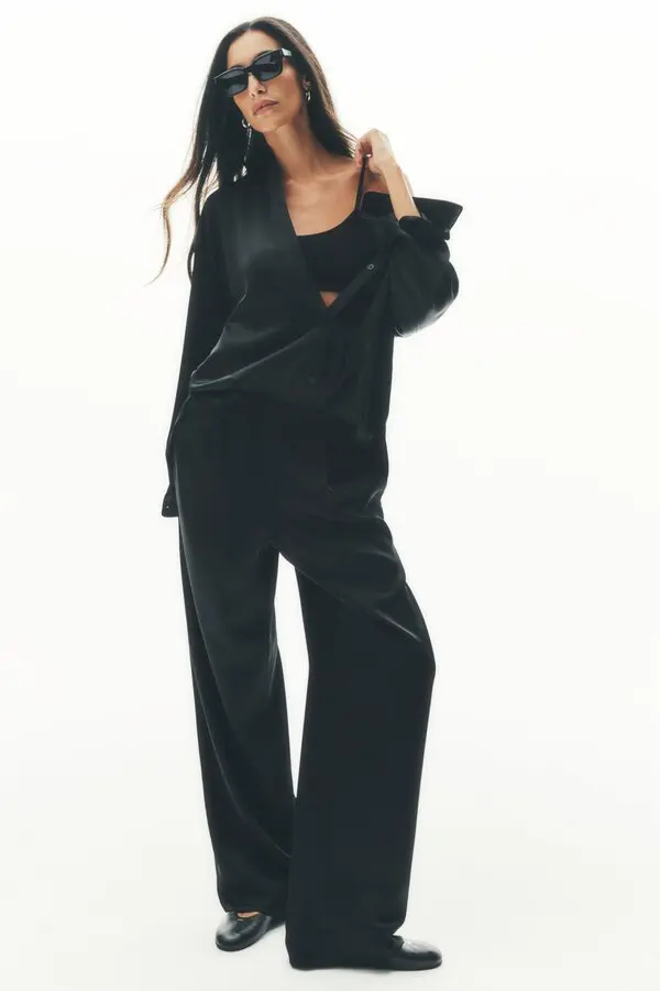 Alo Yoga Satin High-waist Smooth Talker Pants Regular - Black