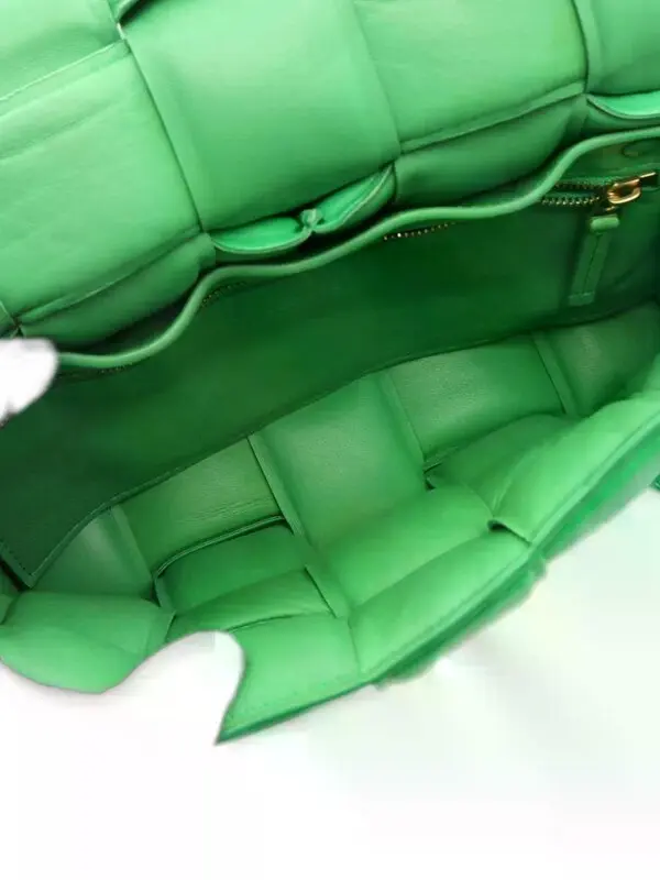 Bottega Veneta 2000s Padded Cassette Intrecciato Shoulder Bag - Green