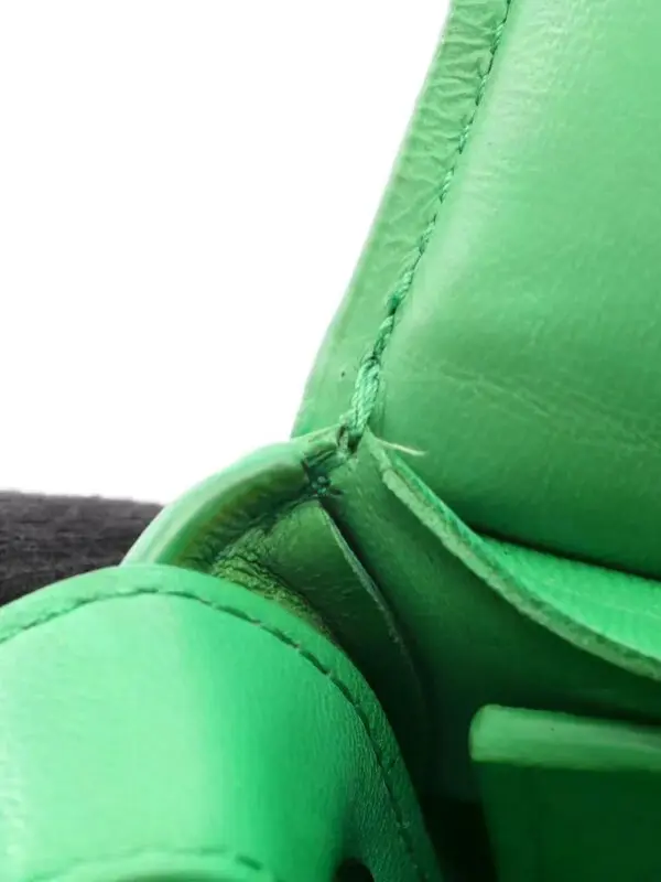 Bottega Veneta 2000s Padded Cassette Intrecciato Shoulder Bag - Green