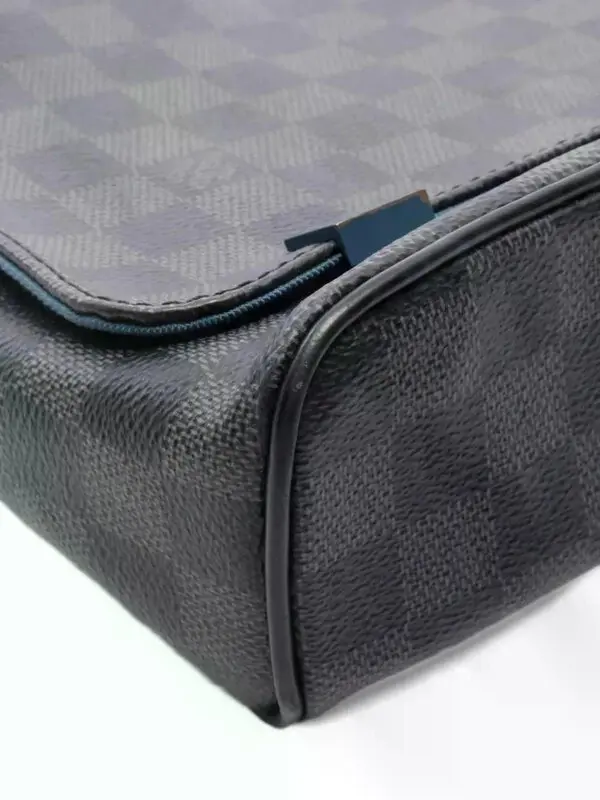 LOUIS VUITTON 2016 Pm District Damier Graphite Messenger Bag
