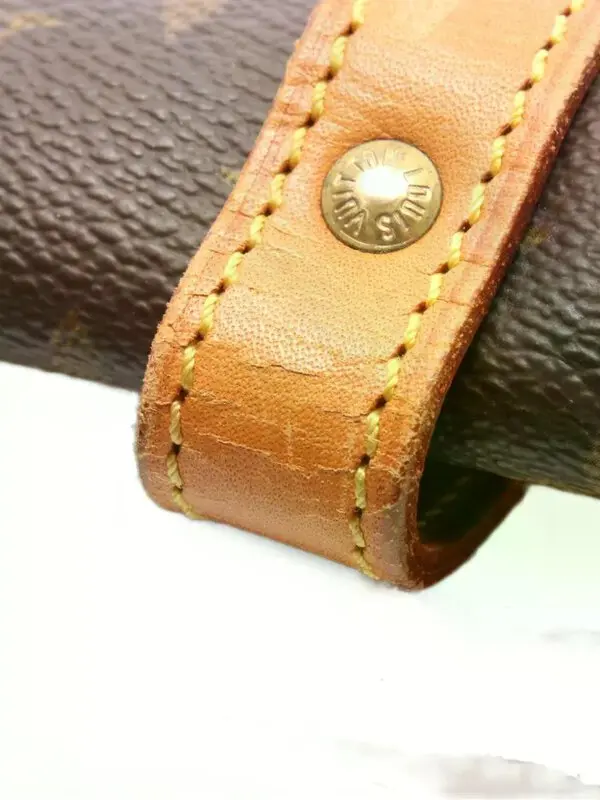 LOUIS VUITTON 1992 30 Monogram Saumur Shoulder Bag