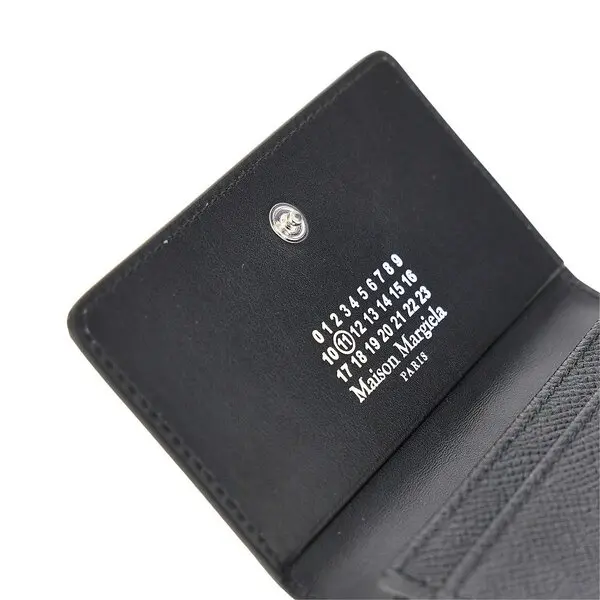 MAISON MARGIELA Grained Leather Cardholder With Flap