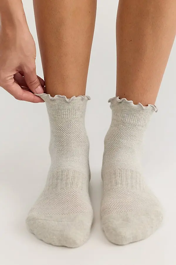 LE BON SHOPPE Ruffled Hugger Crew Socks - Heather Grey/red