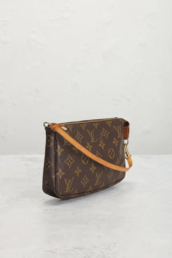 LOUIS VUITTON Monogram Pochette Accessoires Shoulder Bag