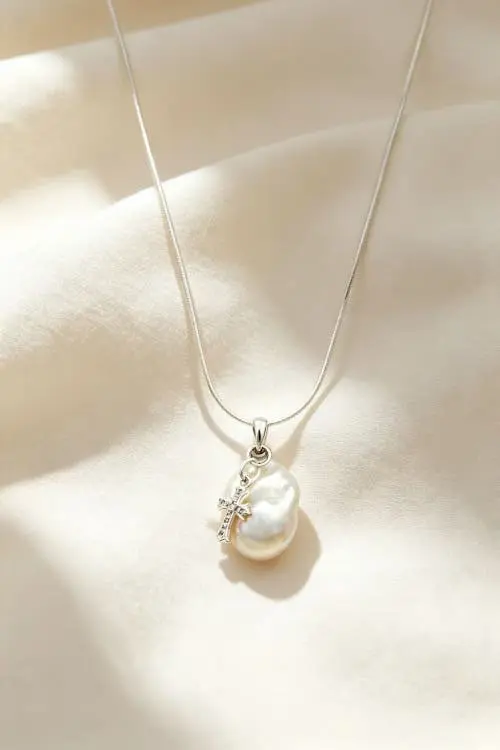 CLASSICHARMS Riri Baroque Pearl Pendant Necklace - Silver