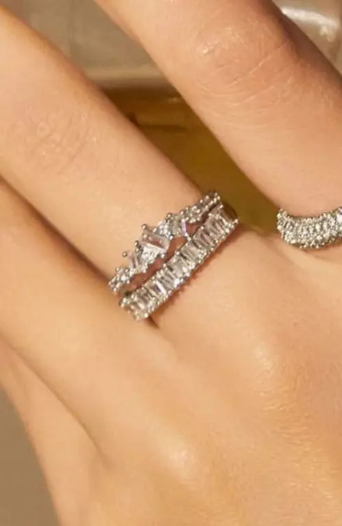 BEARFRUIT JEWELRY Eileen Ring Dainty Band - 7