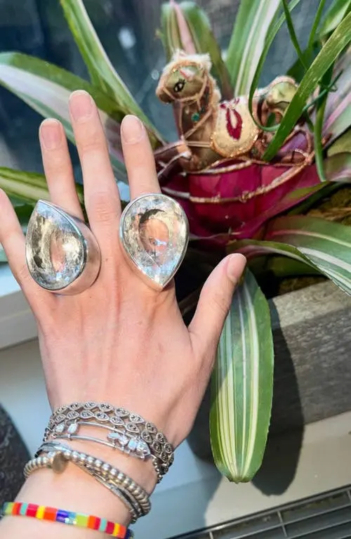 VESPER OBSCURA Pear Mourning Ring In Striated Crystal