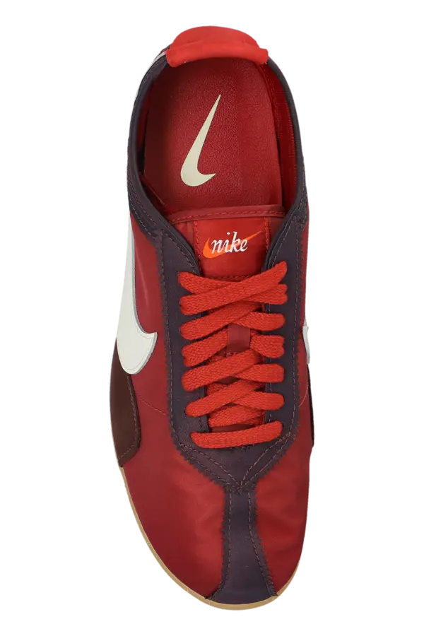 Nike Moon Ess’ Sneakers
