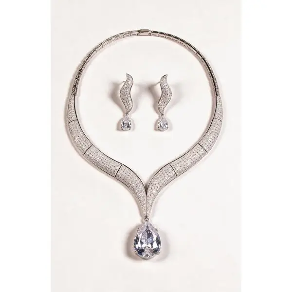 MODENAIRE Crystal Teardrop Pendant Necklace And Drop Earring Set