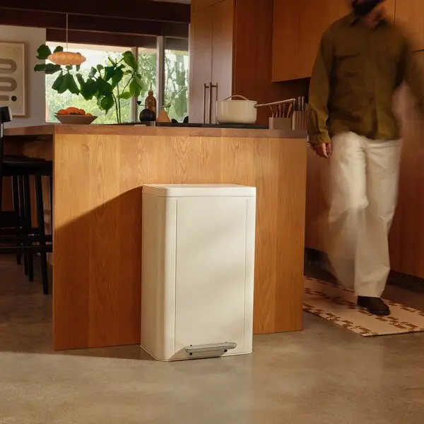 CARAWAY Durable Rectangular Step Trash Can, 45l - Emerald