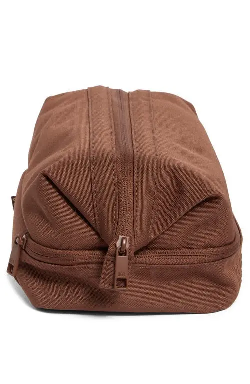 BEIS The Dopp Kit Toiletry Bag - Maple
