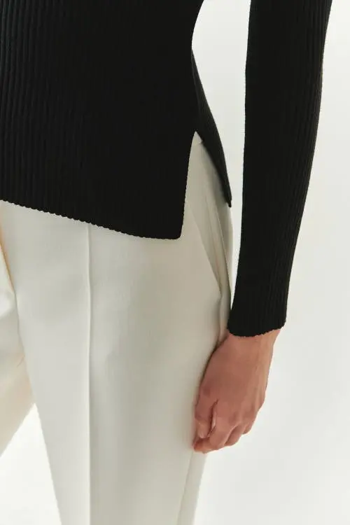 EXQUISE Delphine Long Sleeve Ribbed Knit Blouse
