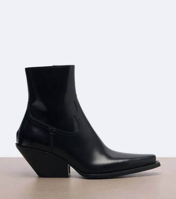 Saint Laurent Dylan Leather Ankle Boots