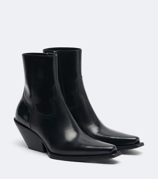 Saint Laurent Dylan Leather Ankle Boots - Black