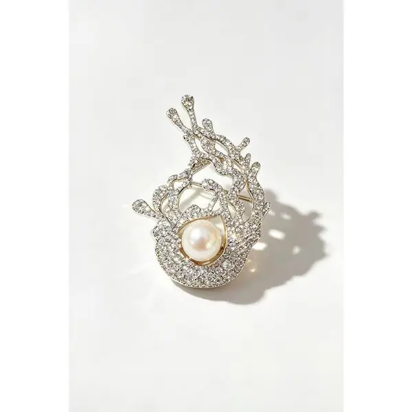 CLASSICHARMS Cora Freshwater Pearl Reef Brooch - Silver
