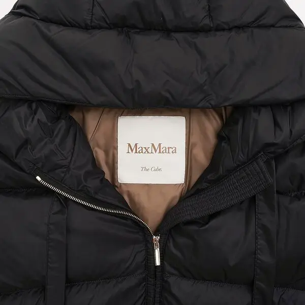 Max Mara Short Roomy Puffer Jacket In Water-repellent Fabric - Black