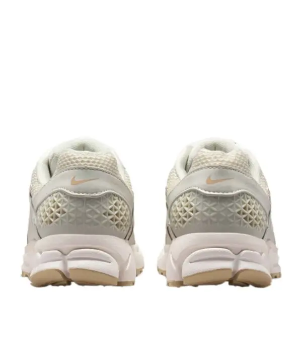 Nike Zoom Vomero 5 Low Top Sneakers